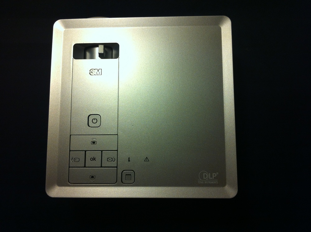 Probamos el MP410, un proyector portátil de 3M